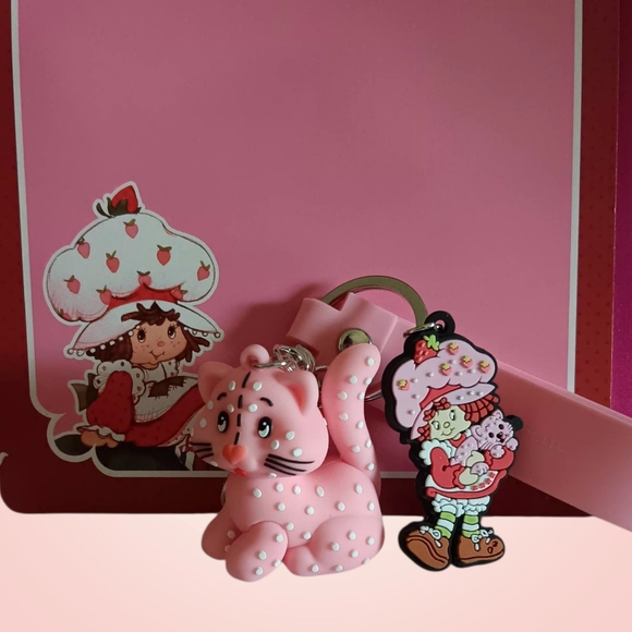 Strawberry Shortcake | Accessories | Strawberry Shortcake Keychain ...